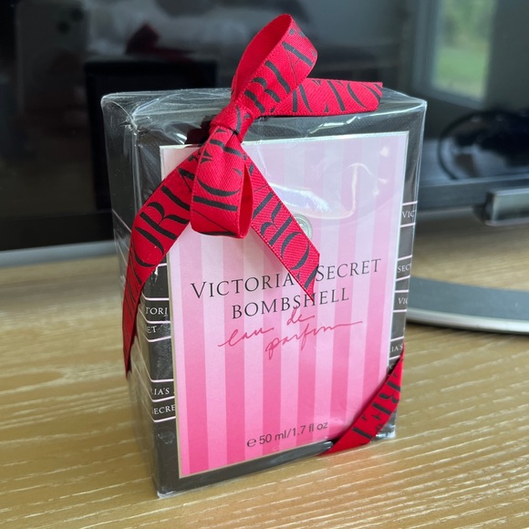 Victoria's Secret | Makeup | Victorias Secret Bombshell | Poshmark